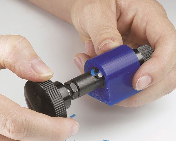 MATT RIMER מגלף שעווה - בי אנד בי בן בשט - המרכז לצורפות ותכשיטנות